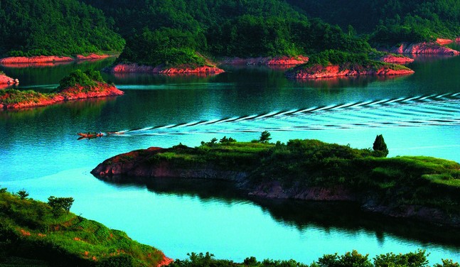 Thousand Islets Lake | China Travel Blog
